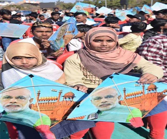 मकर संक्रांति पर रांची में मोदी पतंग का जलवा - makar sankranti ...