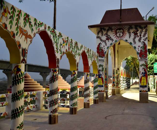 शहर की दीवारें बनीं कैनवास, रंगों से खिली राजधानी कर रही है स्वागत ...