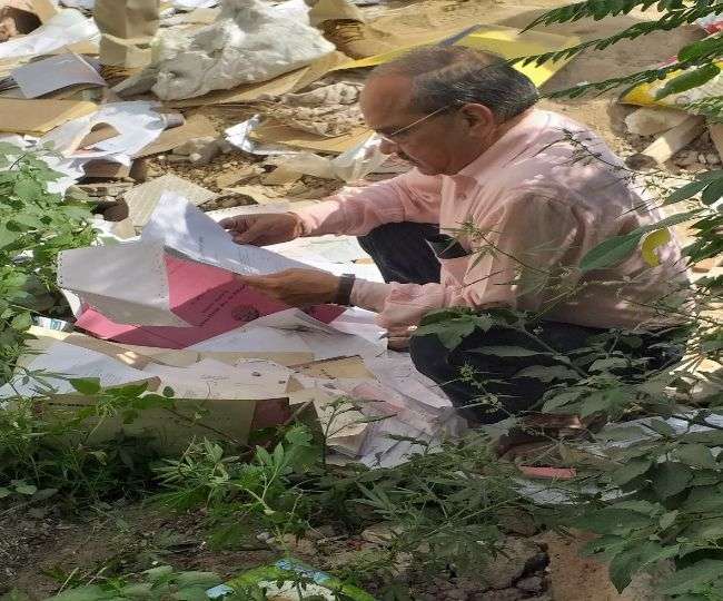 LU Fake Marksheet Racket खिड़की काटकर फेंके पुराने रिकॉर्ड