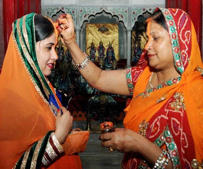 Kajari Teej 2019: जानें कब है कजरी तीज, अखंड सुहाग के लिए निर्जला व्रत ...