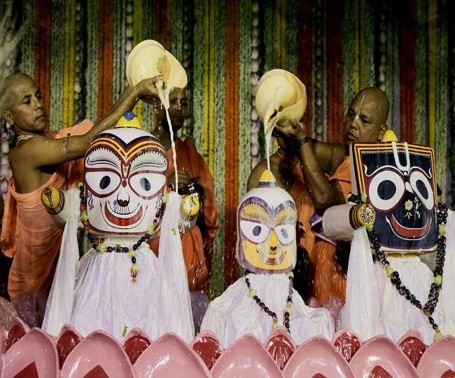 Snan Yatra 2019: पुरी में स्नान यात्रा, 15 दिनों के एकांतवास के बाद 04 ...