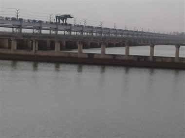 इंद्रपुरी बराज पर जलसंकट गहराया, नहरों में जलापूर्ति नगण्य