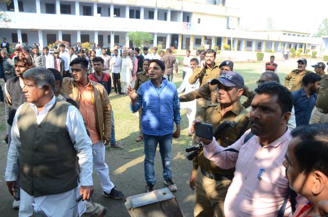 नगर निकायों में जमकर पड़े वोट, मतदाताओं में दिखा जबरदस्त उत्साह