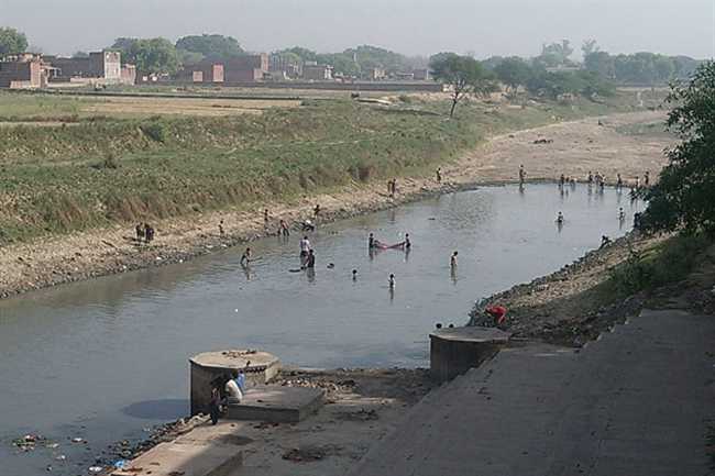 सूखने लगी है वाराणसी को पहचान देने वाली वरुणा