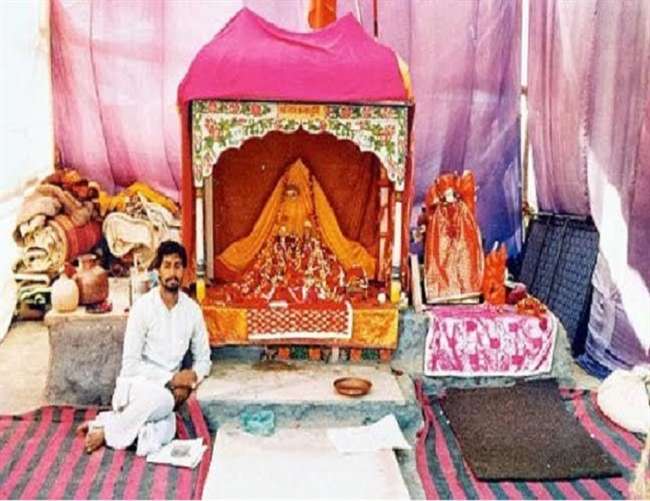 असंतोष के बाद अयोध्या में राम लला के पुजारियों व कर्मचारियों के वेतन ...