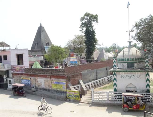 आओ इनसे सीखें भाईचारा, यहां पूजा और नमाज होती है साथ-साथ - Pooja and ...