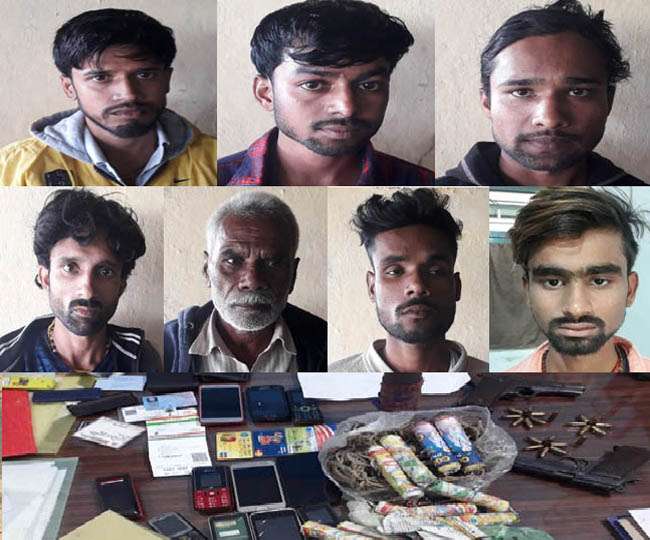 बिहार में कुख्‍यात मुकेश पाठक गैंग के सात गुर्गे गिरफ्तार, ट्रिपल मर्डर ...