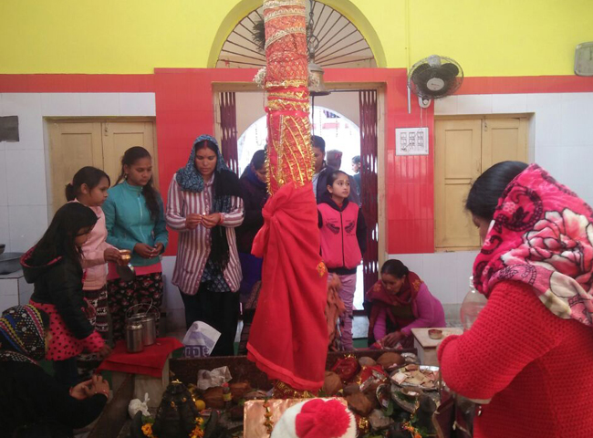 Crowd of devotees came in temples on occasion of New Year : PICS: उत् ...