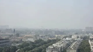 गुरुग्राम के इस इलाके में जाना आपकी सेहत के लिए खतरा, धूल और धुएं से ...