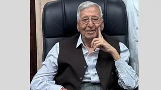 पूर्व यूजीसी अध्यक्ष प्रोफेसर हरि गौतम का निधन: एसएन मेडिकल कॉलेज में ...