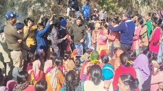 रानीखेत: महिला की मौत से जनाक्रोश, सड़कों पर ग्रामीण; हमला बाघ ने किया ...