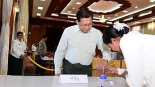 म्यांमार चुनाव: सैन्य समर्थित यूएसडीपी को शुरुआती बढ़त, विपक्ष ने किया ...