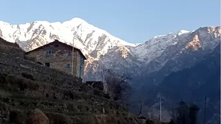 Uttarakhand Weather: हिमपात से हिमालयी गांवों में शीतलहर का प्रकोप, 0 ...