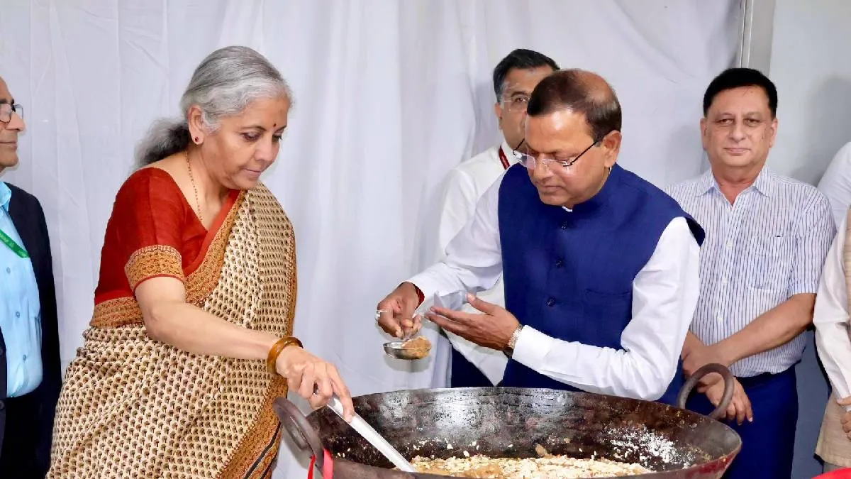 Union Budget 2026 Live बजट की उल्टी गिनती शुरू वित्त मंत्री ने हलवा सेरेमनी में लिया भाग; लगातार ...