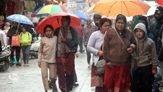 Dehradun Weather Today: गरज-चमक के साथ हुई बारिश, मसूरी में बर्फबारी के ...