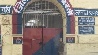 जिला कारागार में भिड़े कैदी, जेल प्रशासन ने बदले बैरक; अधीक्षक ने कोर्ट ...