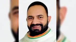 पंजाब में कांग्रेस को झटका, पार्टी महासचिव और पूर्व CM के करीबी मनोज ...