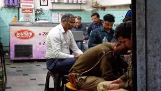 गाजियाबाद में लोकनाथ स्वीट्स पर आयकर विभाग का छापा, 'पेट पूजा' ऐप से ...