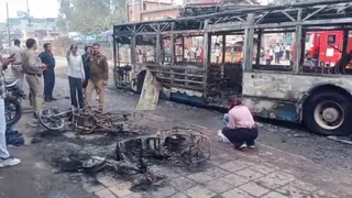 निहाल विहार क्लस्टर बस दुर्घटना: डीटीसी ने जांच समिति बनाई, दो की मौत ...
