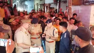 अलीगढ़ फायरिंग कांड: हिस्ट्रीशीटर शशांक पंडित समेत तीन ने किया सरेंडर ...