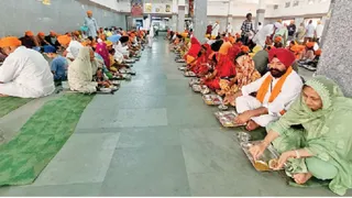 घर में गैस नहीं, तो गुरुघर का लंगर बना सहारा; पटना साहिब में 24 घंटे ...