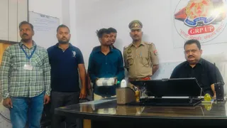 यात्री बन ट्रेन में बैठे GRP सिपाही तो पकड़ा गया डंडामार गिरोह का सरगना ...