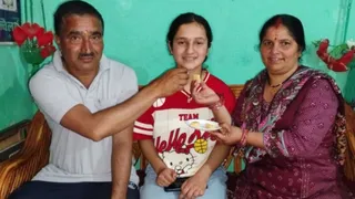 UK Board Result 2026: चंपावत में हिमानी ने 10वीं और यश ने इंटर में किया ...