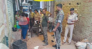 श्रवण बाजार रेड लाइट एरिया में सम्राट की पुलिस की दबिश, घंटों अफरा-तफरी ...