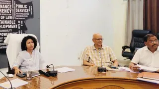ट्रांसफार्मरों में फ्यूज सेट लगाने की प्रोग्रेस खराब, मनकापुर-बलरामपुर ...