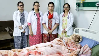 क्या ऐसा भी हो सकता है? संभल की अमीना ने 5 दिन के फासले में दिया 4 ...