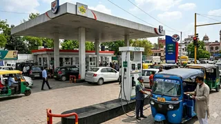 लखनऊ में पेट्रोल-डीजल के साथ अब CNG भी हुई महंगी, नई दरें आज से लागू ...