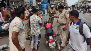 पटाखे छोड़ने वाली बुलेट पर ट्रैफिक पुलिस की सख्ती, जनवरी से अब तक 22 ...