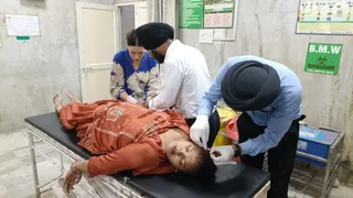 मोगा में सड़क हादसा, कोटकपूरा बाईपास पर सीवरेज के मैनहोल के कारण उछली ...