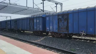 मालगाड़ी की बोगी का कपलिंग हुक खुला, चालक की सतर्कता से सहरसा-मानसी ...