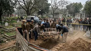 कानपुर में मौत के 9 दिन बाद कब्र से निकाला गया महिला का कंकाल, 6 साल की ...