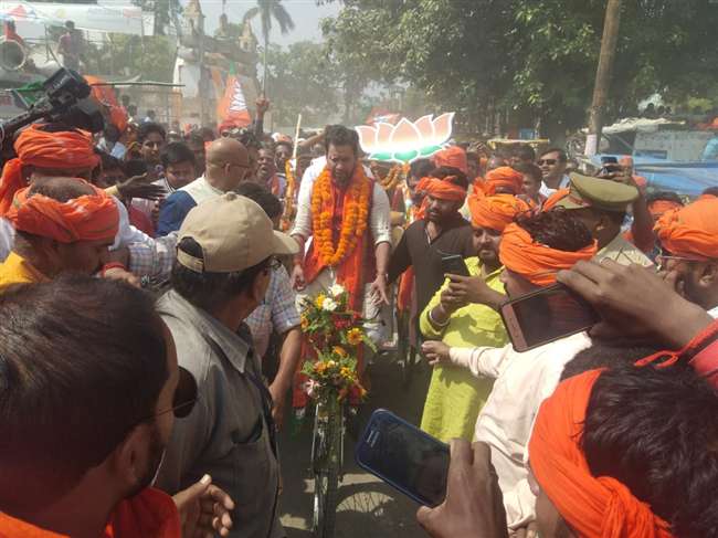 Loksabha Election 2019 : आजमगढ़ में चढ़ा सियासी पारा, 'निरहुआ' ने चलाया ...