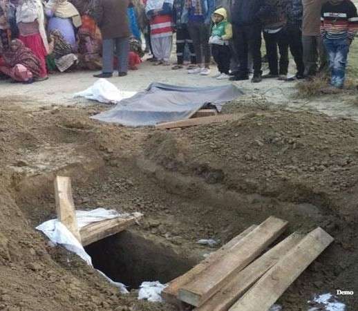 तो इसलिए कब्र खोदकर निकवाया महिला का शव आठ दिन पहले ही था दफनाया Gonda ...