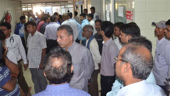 बैंक मैनेजर को गोली मारने के बाद प्रतापगढ़ भागे थे शूटर Prayagraj News