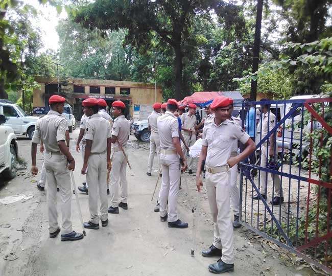 बिहार की जेलों में छोपमारी; औरंगाबाद में पेन कैमरा मिलने से प्रशासन ...