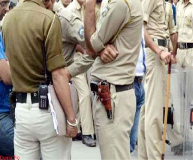 पशु तस्करों ने पुलिस टीम पर किया हमला दारोगा और सिपाही घायल Gorakhpur ...