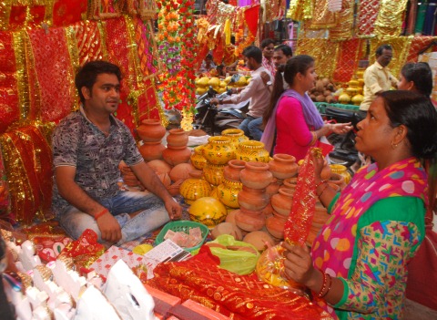 सज गया मां का दरबार, नवरात्र आज से