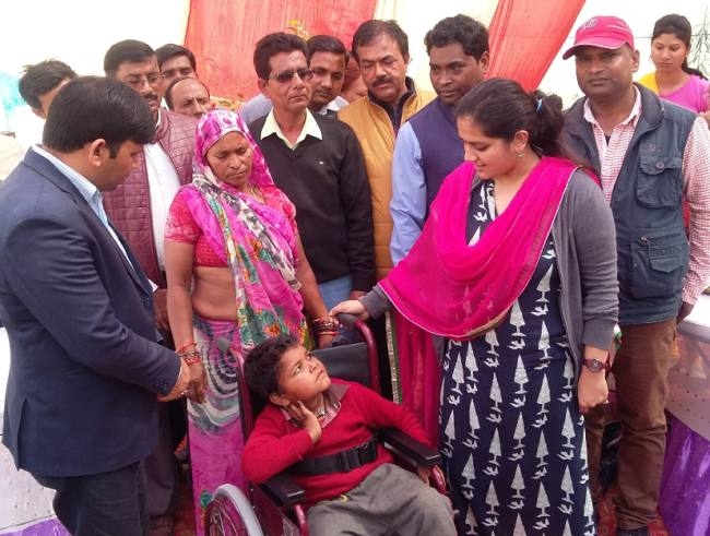 उपकरण पाकर दिव्यांग बच्चों के चेहरे खिले - The children of Divyang ...