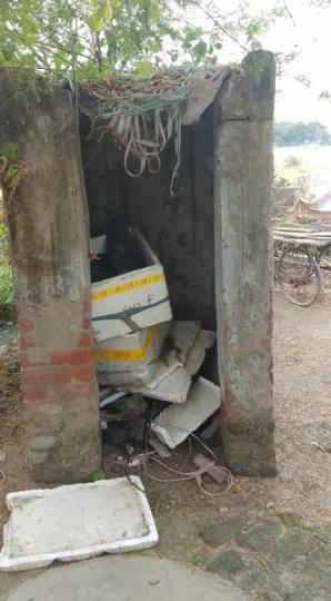 शौचालयों का पता नहीं गांव हो गया ओडीएफ