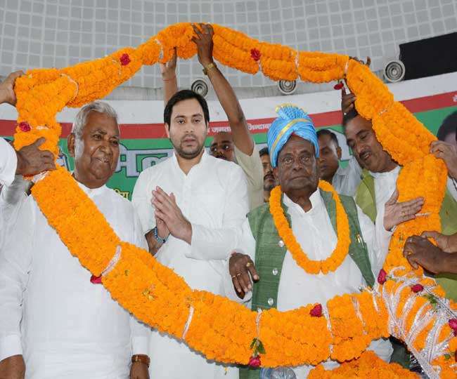 RJD में फिर लौटे रमई राम तेजस्वी ने दिलाई सदस्यता; कहा- अनुभव का मिलेगा ...