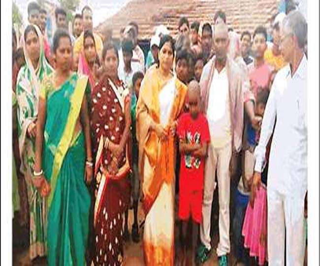 Lok Sabha Election 2019 : मीरा मुंडा ने जनसंपर्क कर अर्जुन मुंडा के लिए ...