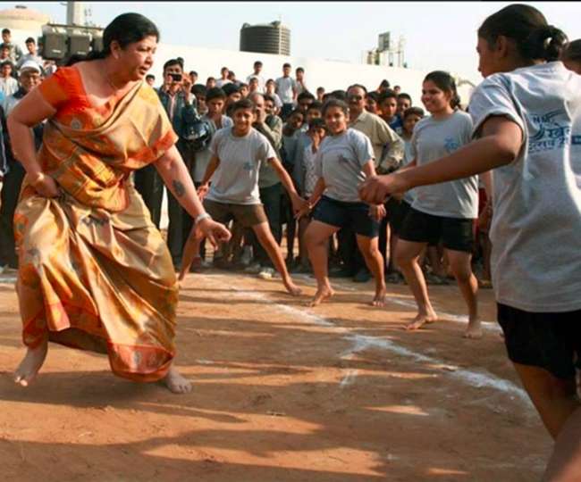 साड़ी में कबड्डी खेलने वाली ये सांसद क्या BJP के गढ़ में विरोधियों को ...