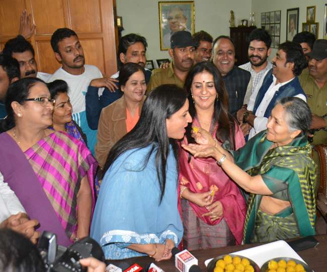 loksabha election 2019: सियासत के मैदान में इस बार दर्शक दीर्घा में ...