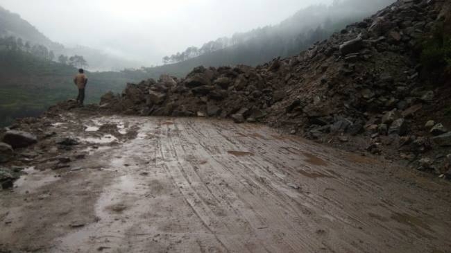 डाबरकोट में हाईवे दिन भर रहा बंद