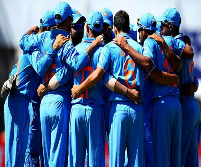 आज ही के दिन धौनी ने चली थी ये बड़ी चाल, सारी दुनिया बोली ये कप्तान है ...