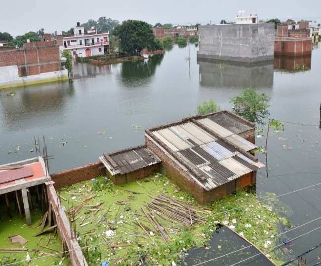 UP में प्रमुख नदियों के जलस्तर में गिरावट पर कटान के कारण दुश्वारियां ...